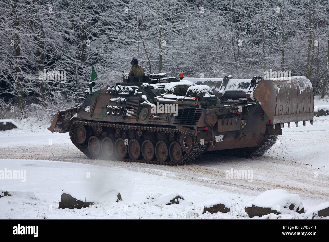 Die Deutsch-Französische Brigade DF-Brigade übt mit Infanterie, Panzern ...