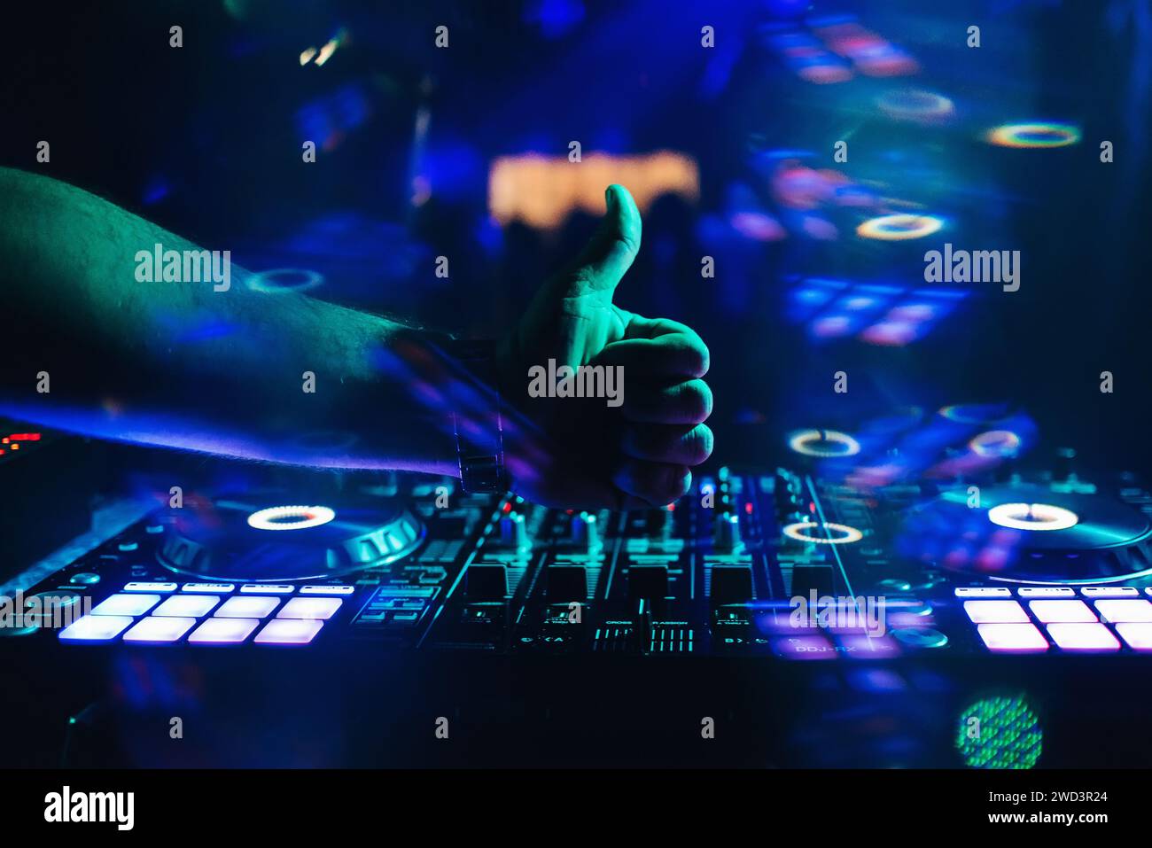 Playing music dancing mixing desk hi-res stock photography and images ...