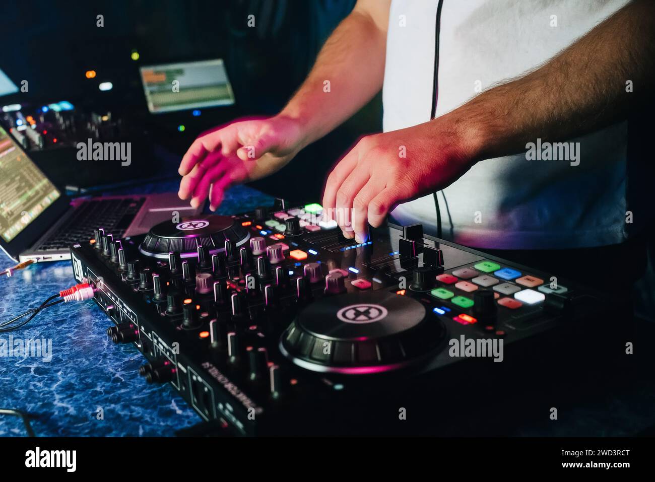 Playing music dancing mixing desk hi-res stock photography and images ...