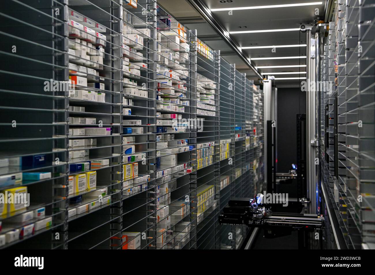 Ostrava, Czech Republic. 18th Jan, 2024. Robotic warehouse of medicines ...