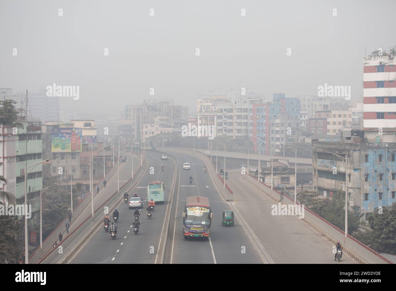 Dhaka, Bangladesh. 18th Jan, 2024. Dense fog covers the skyline of ...