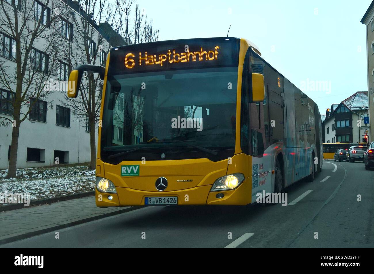 Regensburg, Linienbus, RVV Stadtbus der Linie 6 zum Hauptbahnhof ...