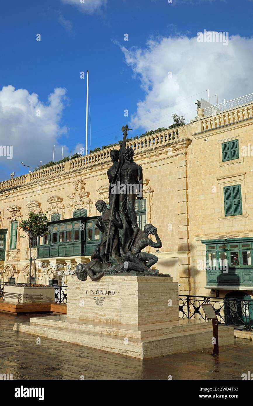 7 Ta Gunja 1919 Monument in Valletta Stock Photo - Alamy