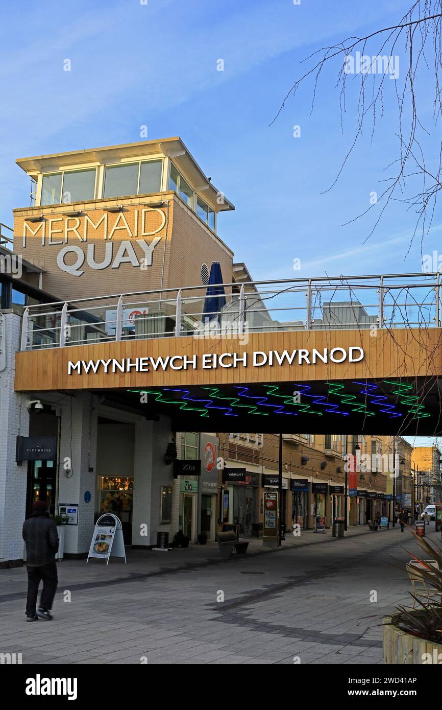 Mwynhewch Eich Diwrnod / Enjoy your day overhead sign in Welsh language ...