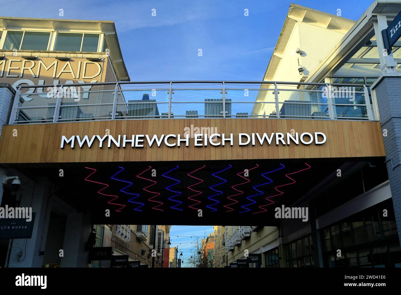 Mwynhewch Eich Diwrnod / Enjoy your day overhead sign in Welsh language ...