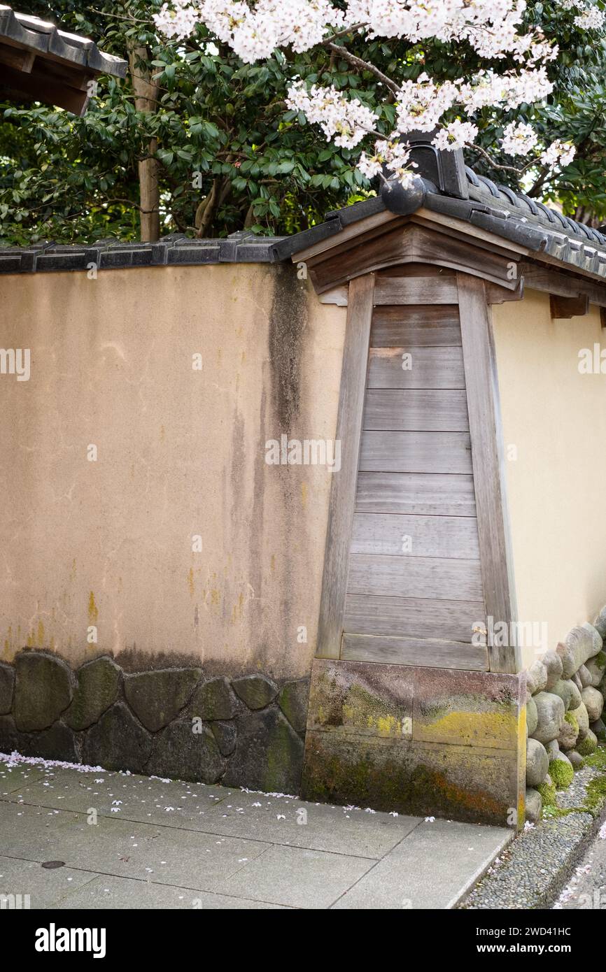 Original earthen wall (tsuchi-kabe) in Nagamachi Samurai District ...