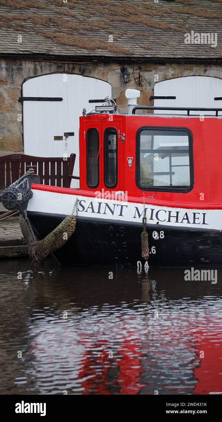 Saint Michael the Boat, Canal Basin, Linlithgow Stock Photo - Alamy