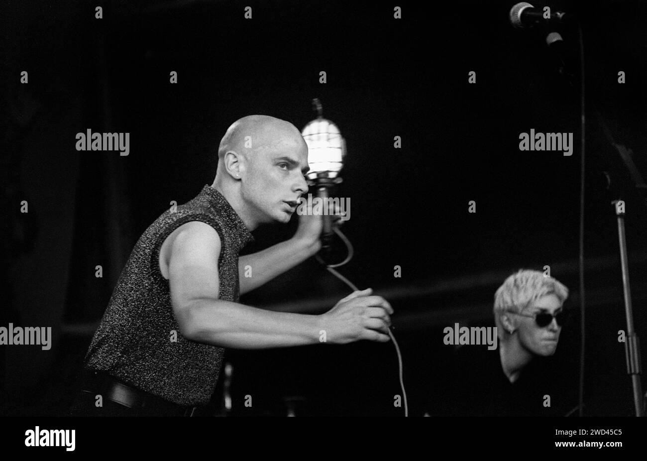 CHUMBAWAMBA, CARDIFF BIG WEEKEND, 1994: Danbert Nobacon of Chumbawamba ...