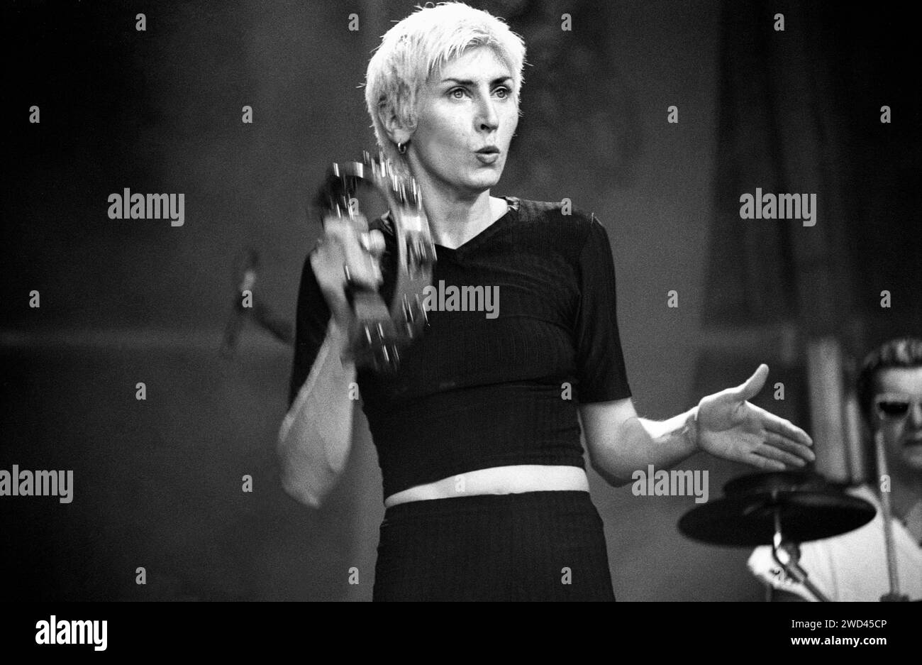 CHUMBAWAMBA, CARDIFF BIG WEEKEND, 1994: Alice Nutter of Chumbawamba ...