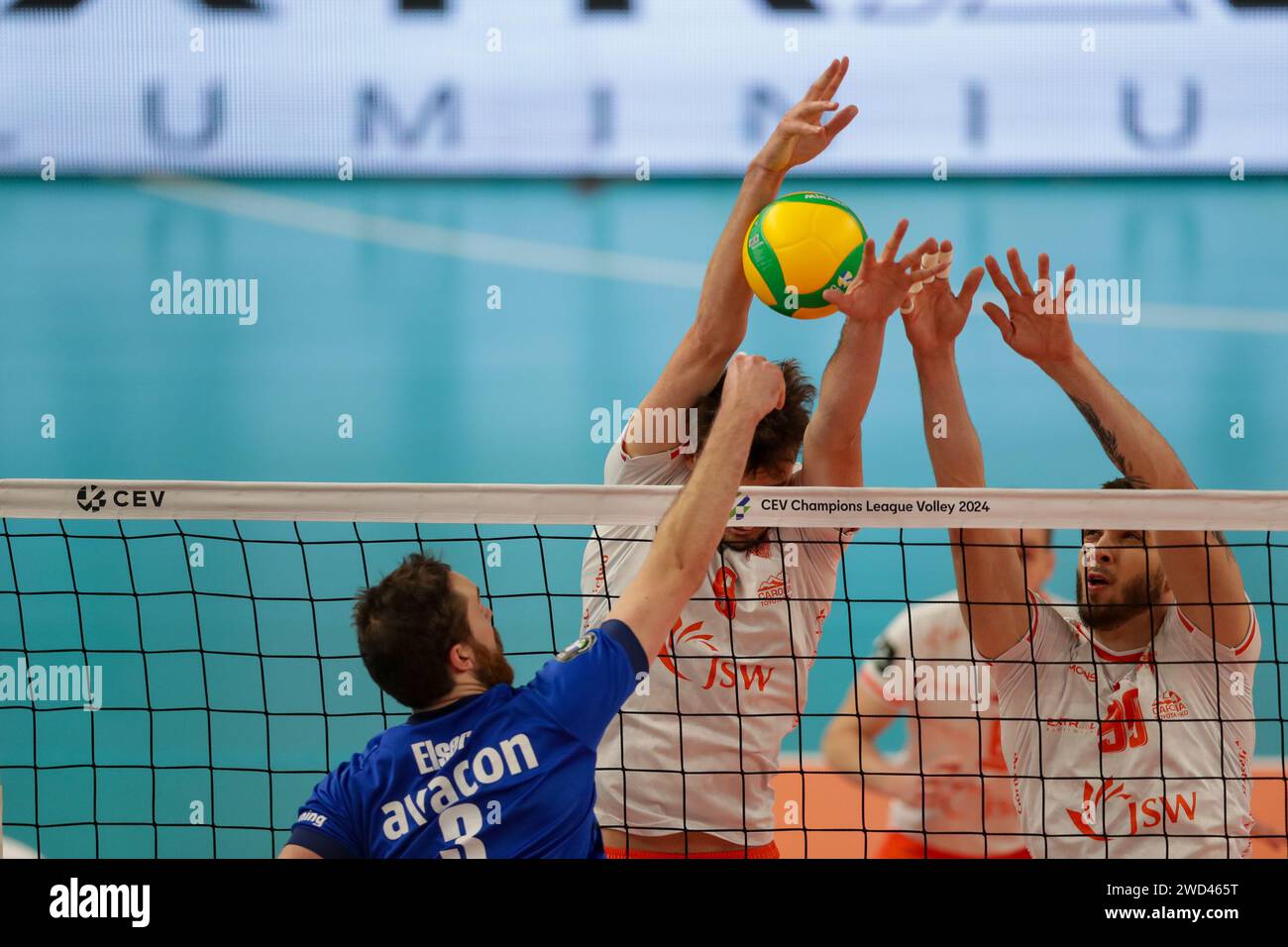Jesse William Elser of SVG Luneburg (L), Jean Patry of Jastrzebski ...