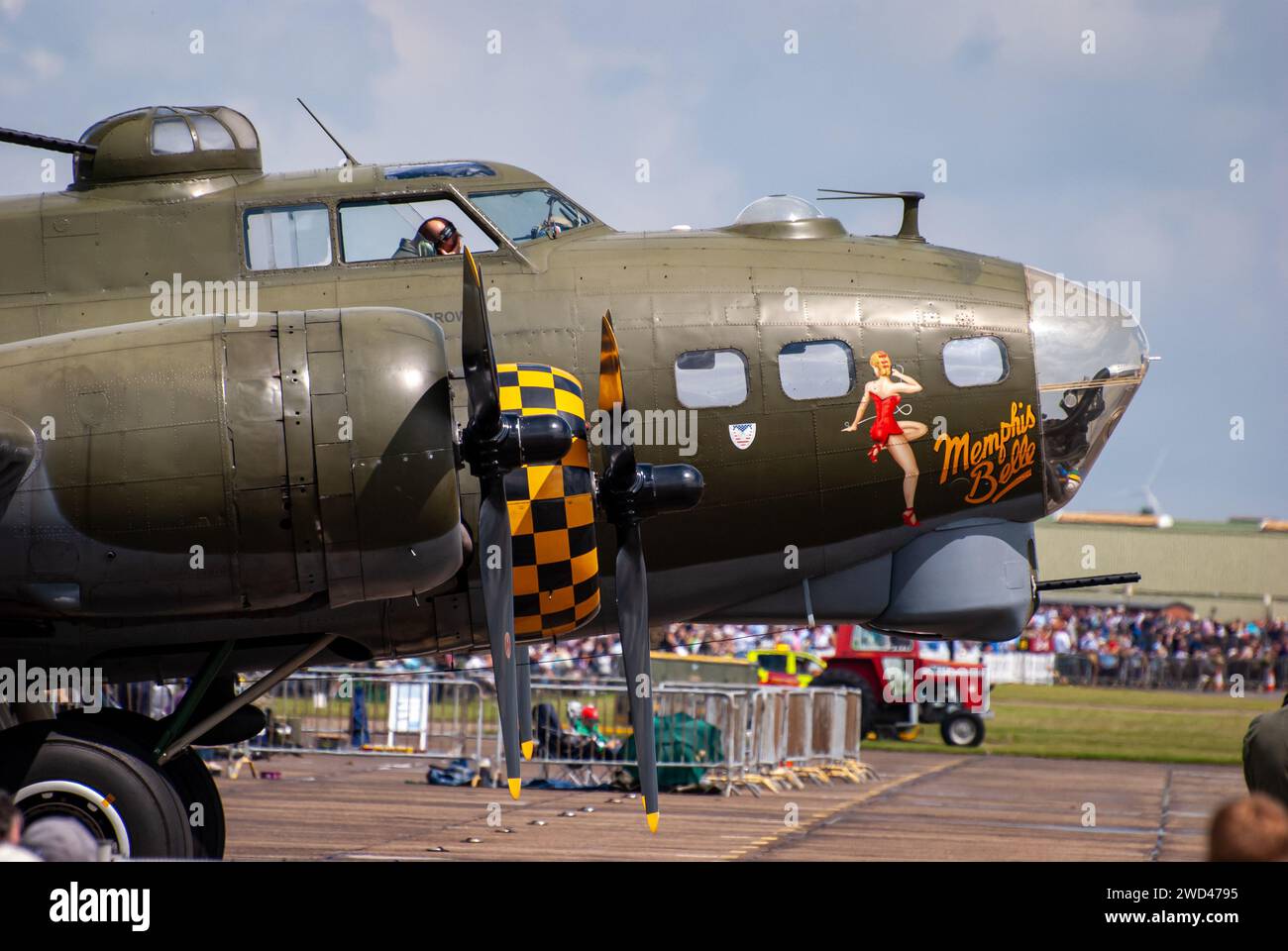 Boeing B-17G Flying Fortress '124485' WW2 Bomber plane representing the ...