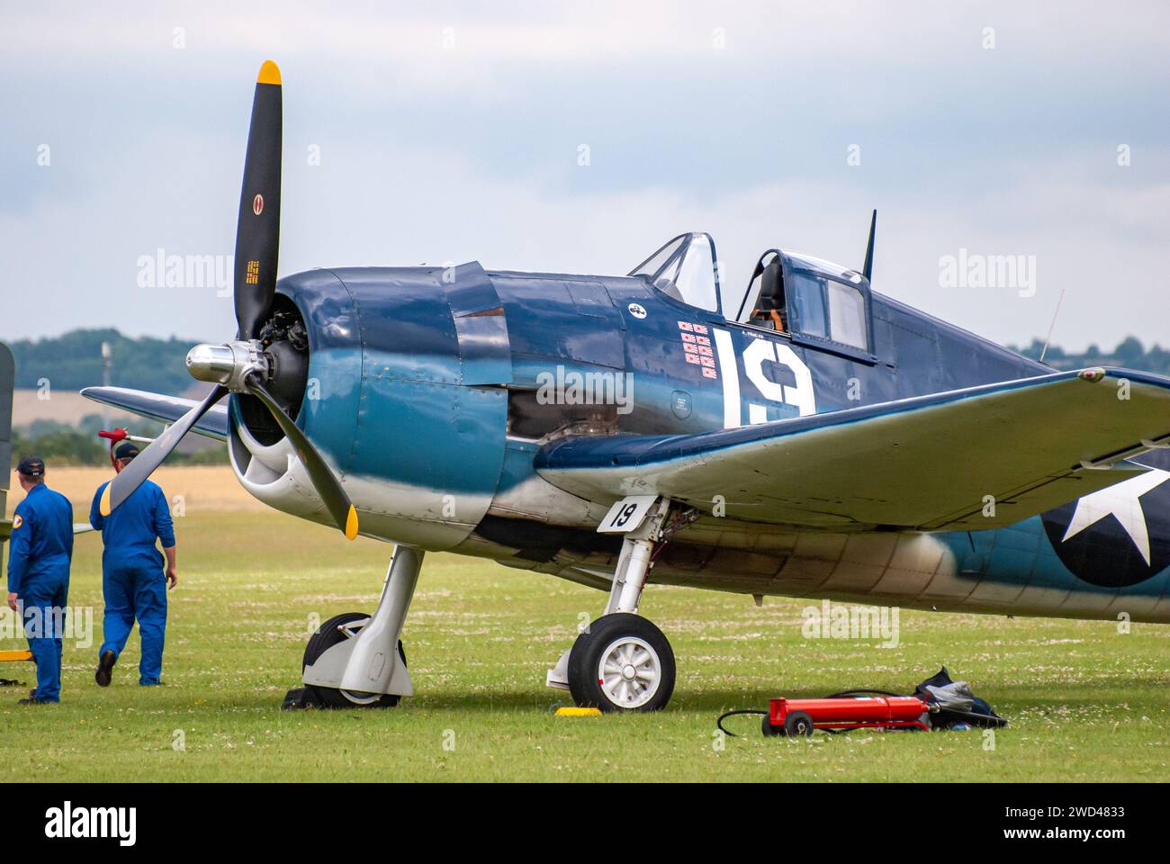 Grumman F6F Hellcat (Registration 19) WW2 fighter plane at Duxford ...
