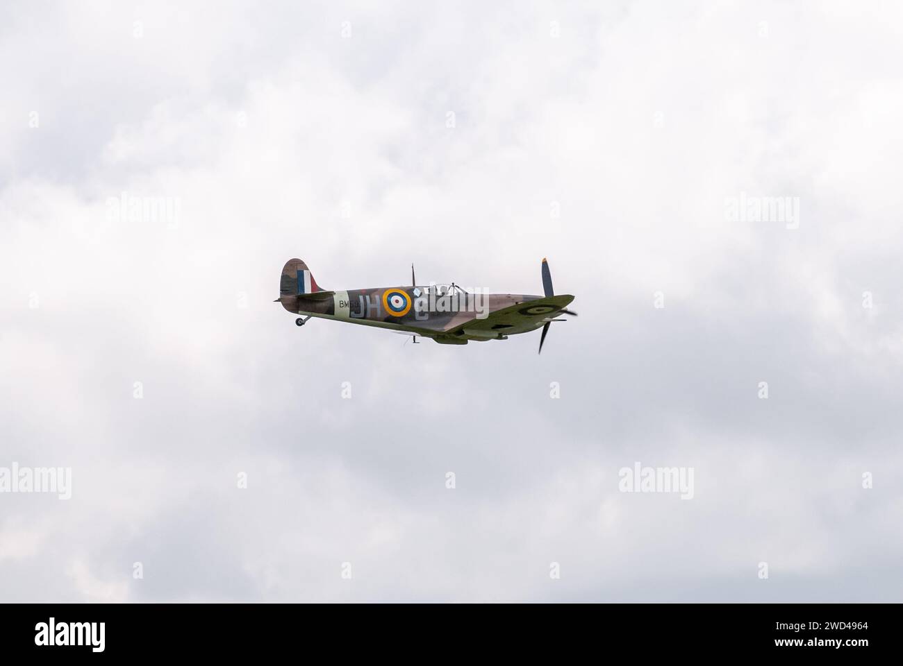Spitfire WW2 fighter plane Stock Photo - Alamy