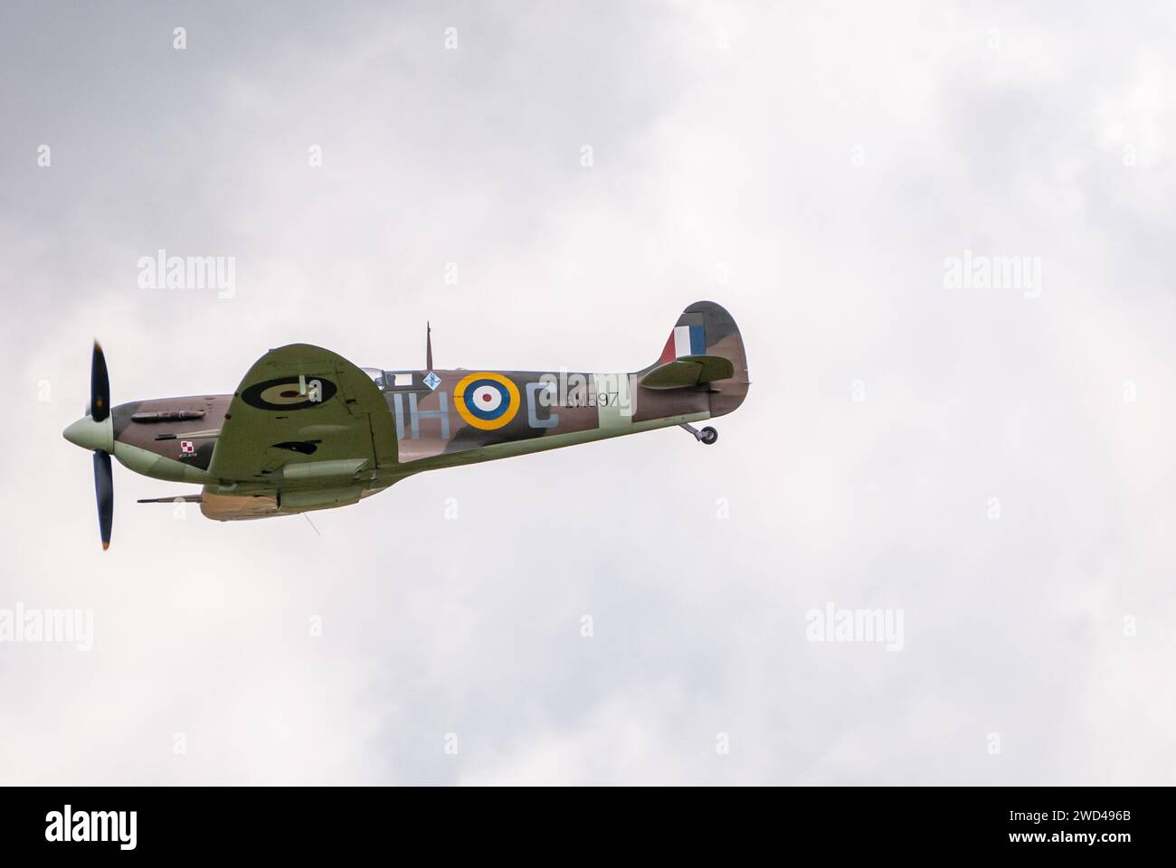 Spitfire WW2 fighter plane Stock Photo - Alamy
