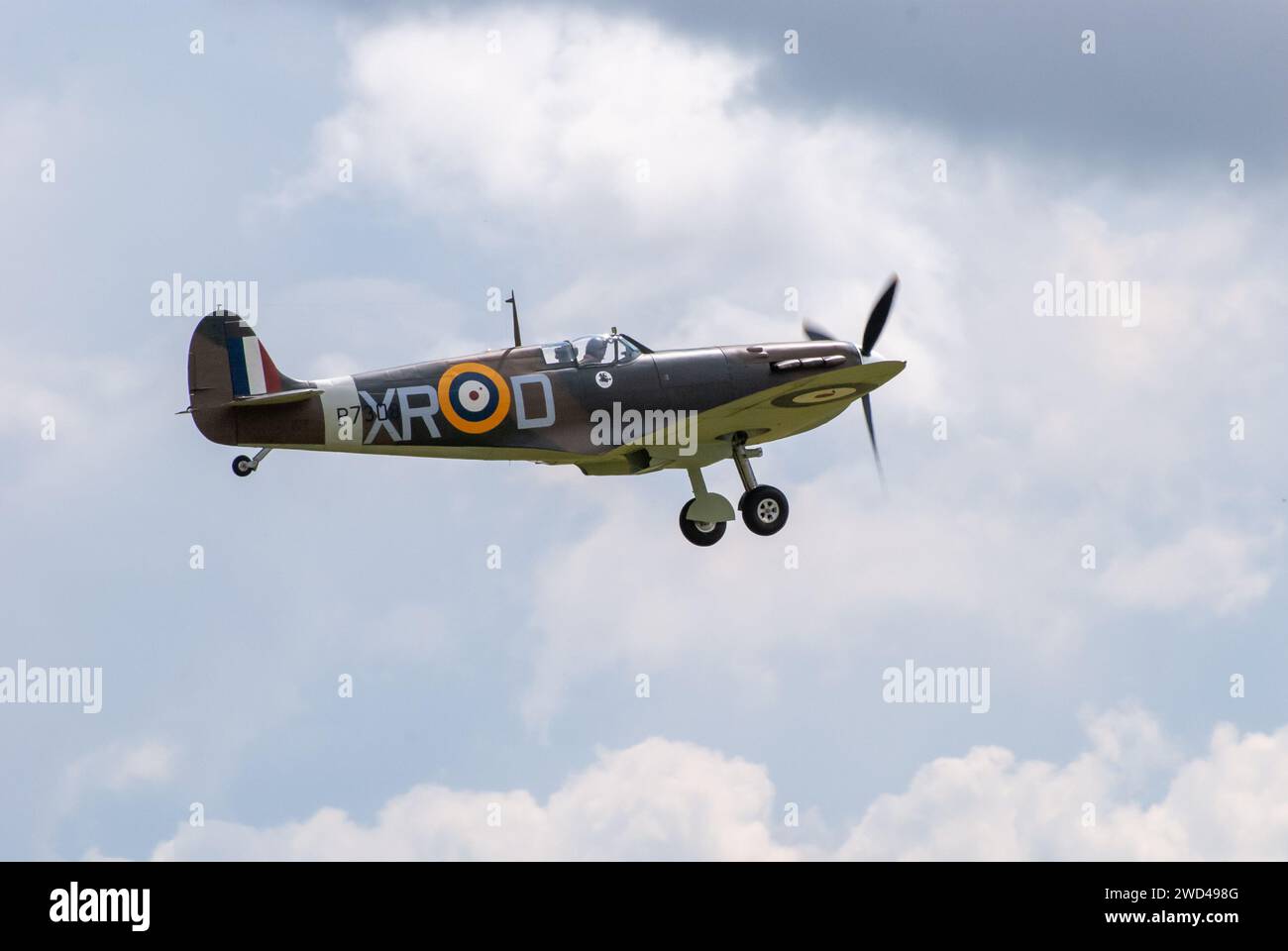 Spitfire WW2 fighter plane Stock Photo - Alamy