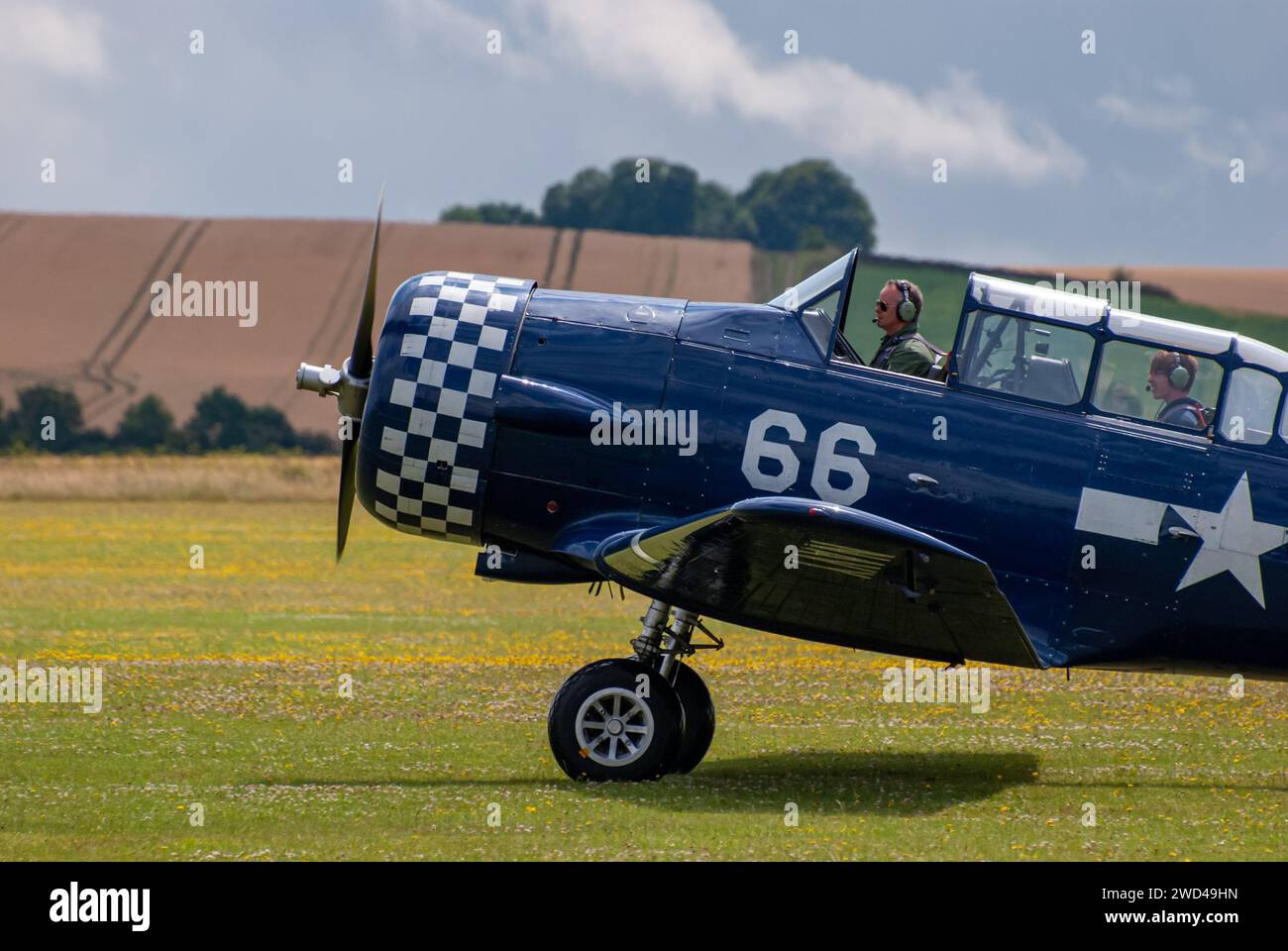 Ww2 bomber airfield hi-res stock photography and images - Alamy