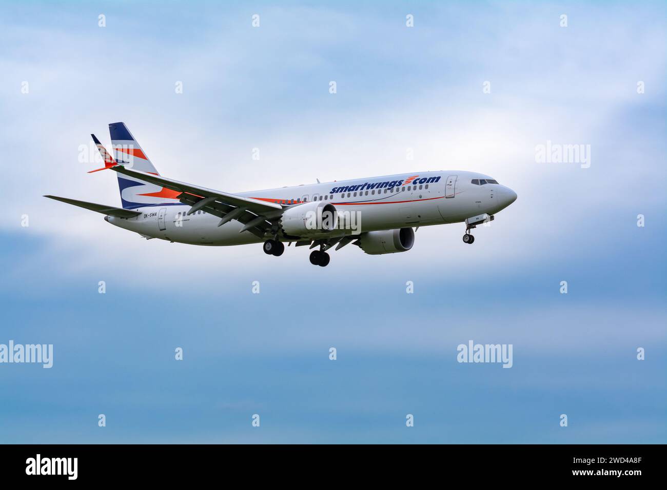 Boeing 737 max 8 hi-res stock photography and images - Alamy