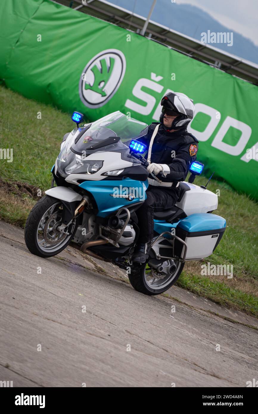 BMW R1200RT - Czech Police (městská policie ČR) Motor traffic cops on a ...