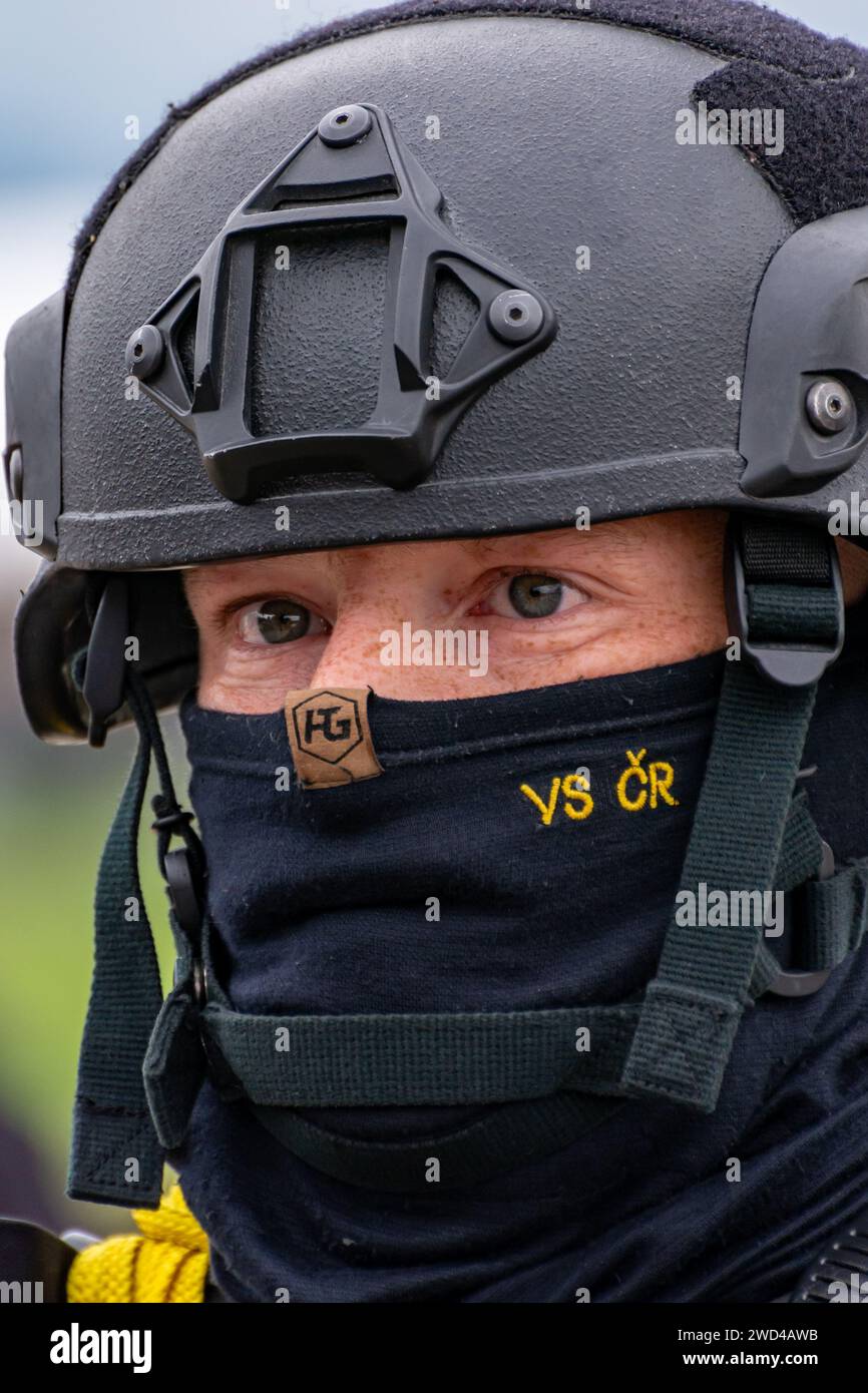 Special forces SWAT team shootout and arresting criminal terrorists ...