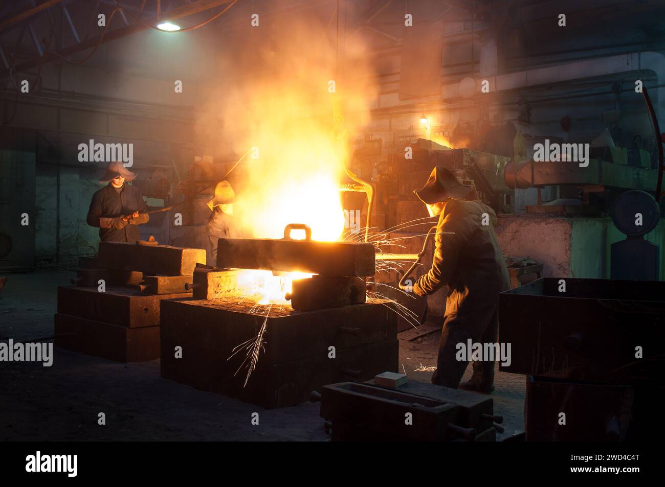 Hot work operations hi-res stock photography and images - Alamy