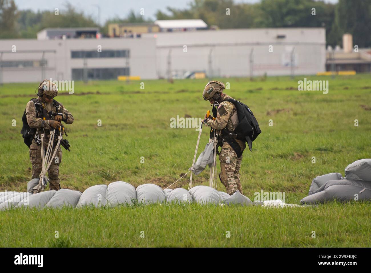 Are Paratroopers Special Forces at Eileen Marvin blog