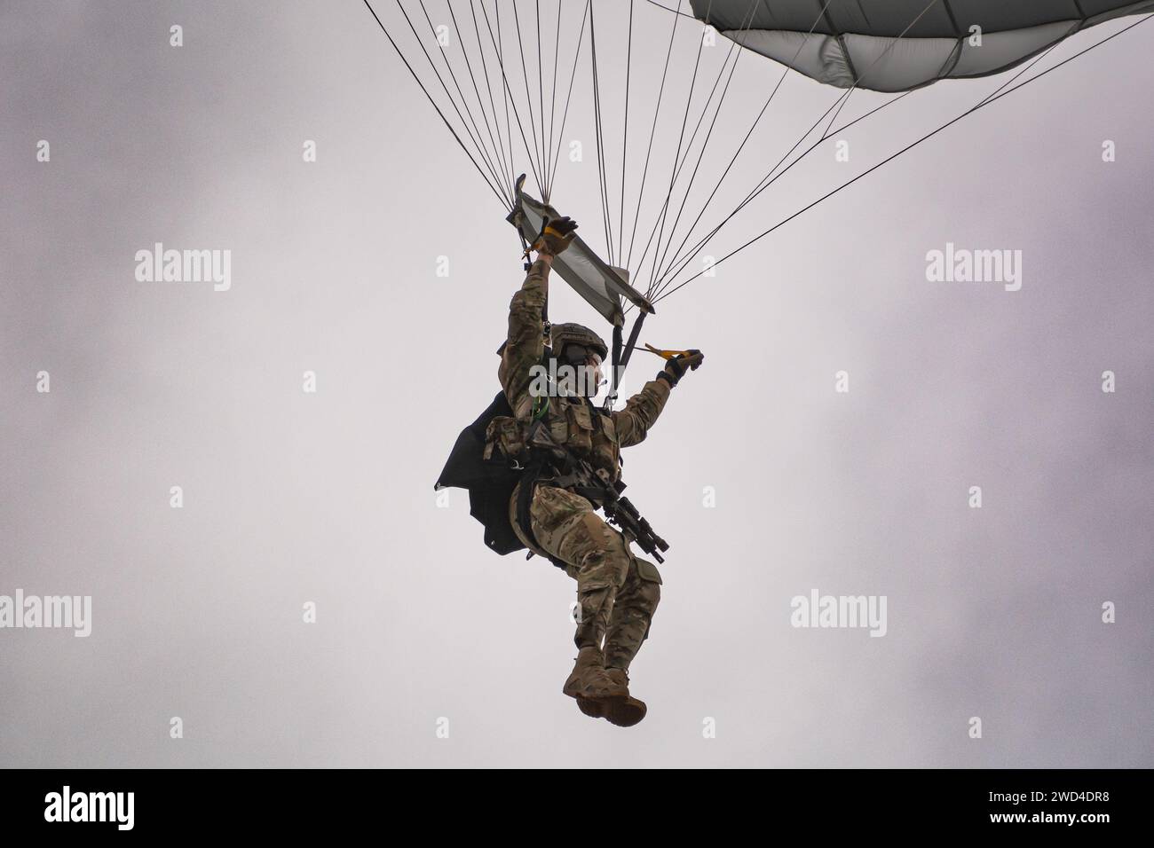 Polish special forces JW AGAT tactical HALO paradrop at NATO days ...