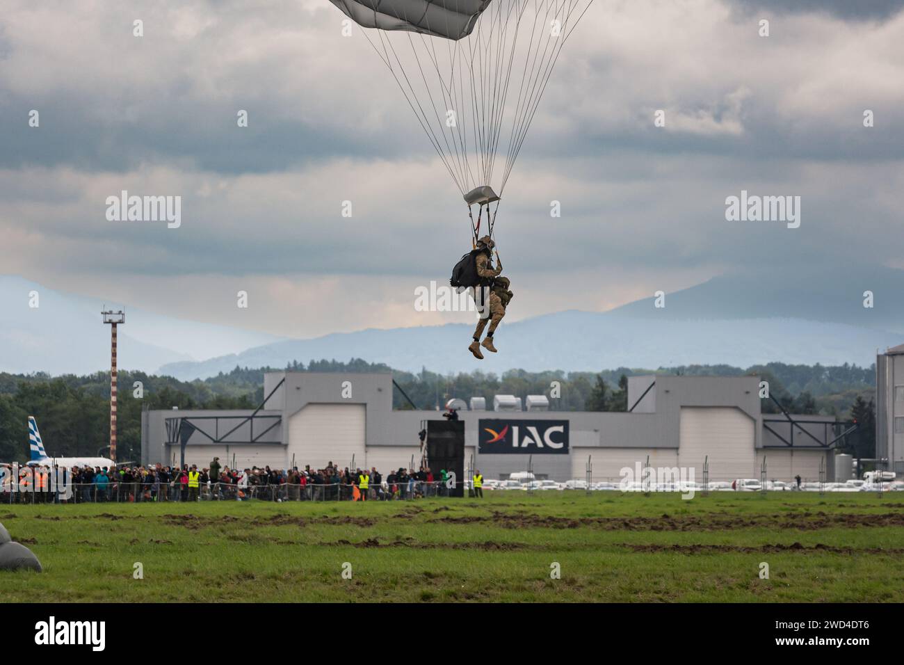 Polish special forces (JW AGAT) paratroopers landing with parachutes on ...