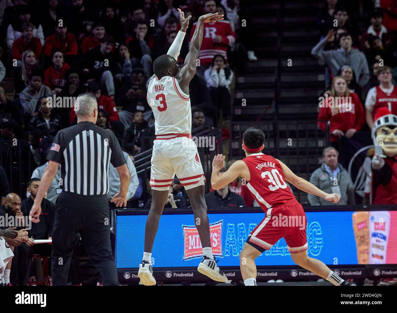 Rutgers Scarlet Knights forward Mawot Mag (3) shoots a three pointer ...
