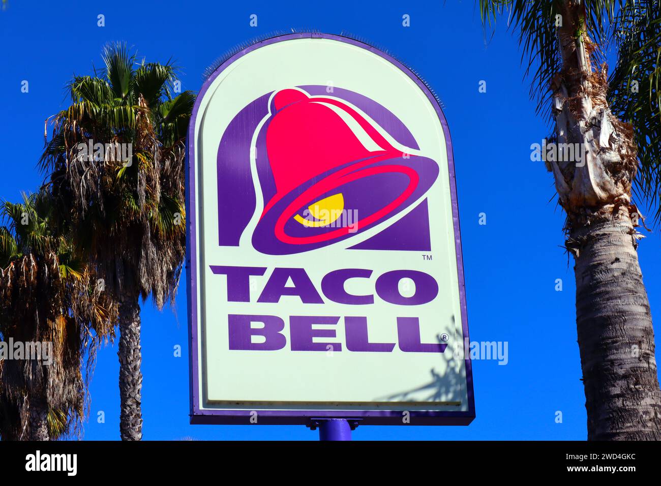 TACO BELL fast food restaurant. Taco Bell serve a variety of Mexican ...