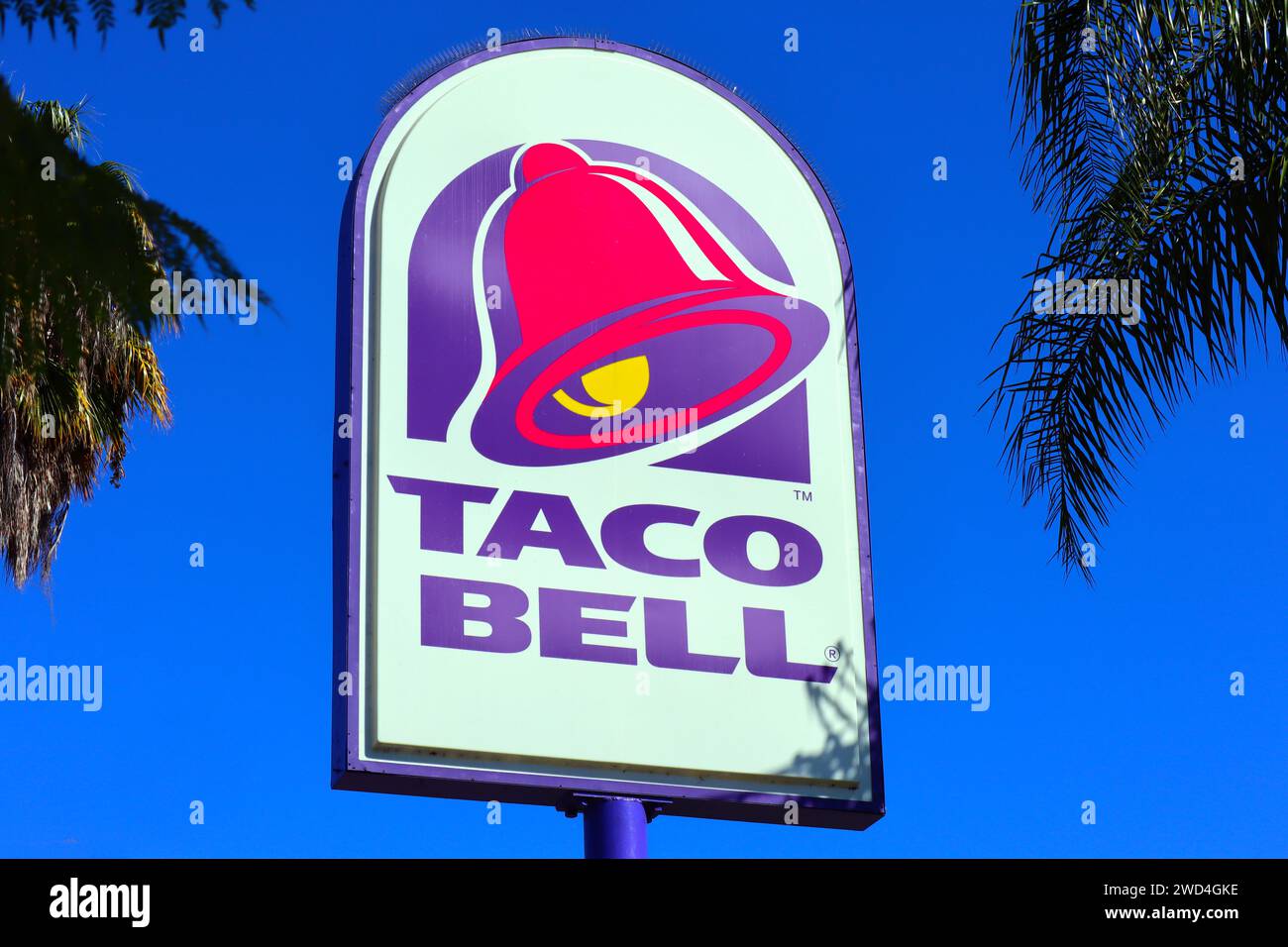 TACO BELL fast food restaurant. Taco Bell serve a variety of Mexican ...