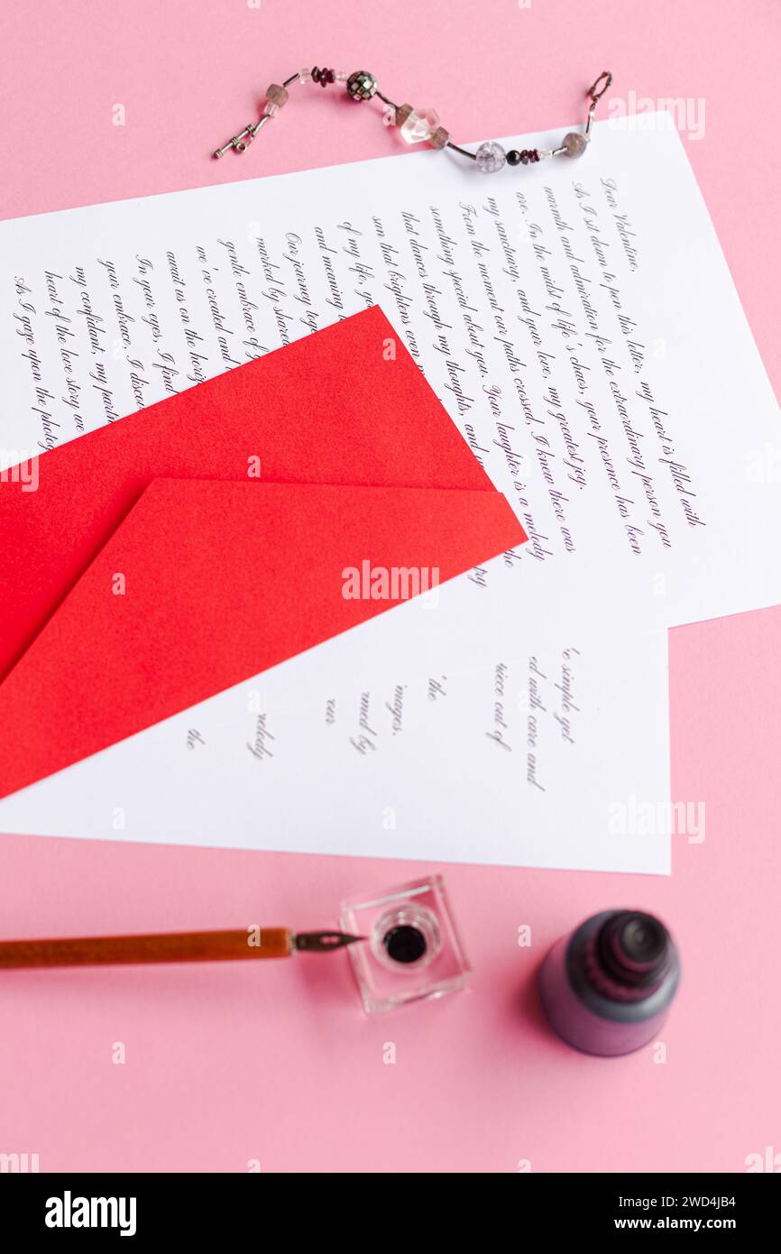 Letter cutter hi-res stock photography and images - Alamy