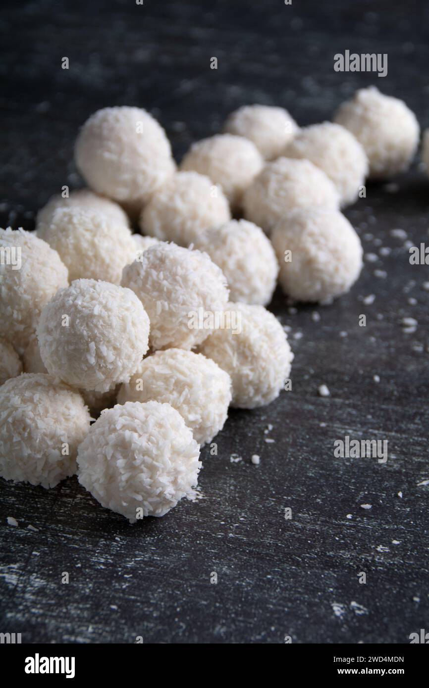 Delectable cream cake assortment hi-res stock photography and images ...