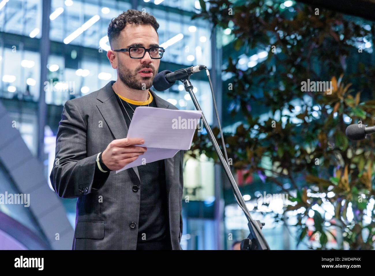 Red Cross HQ, London, UK. 18th January 2024. Hen Mazzig speaks at a ...