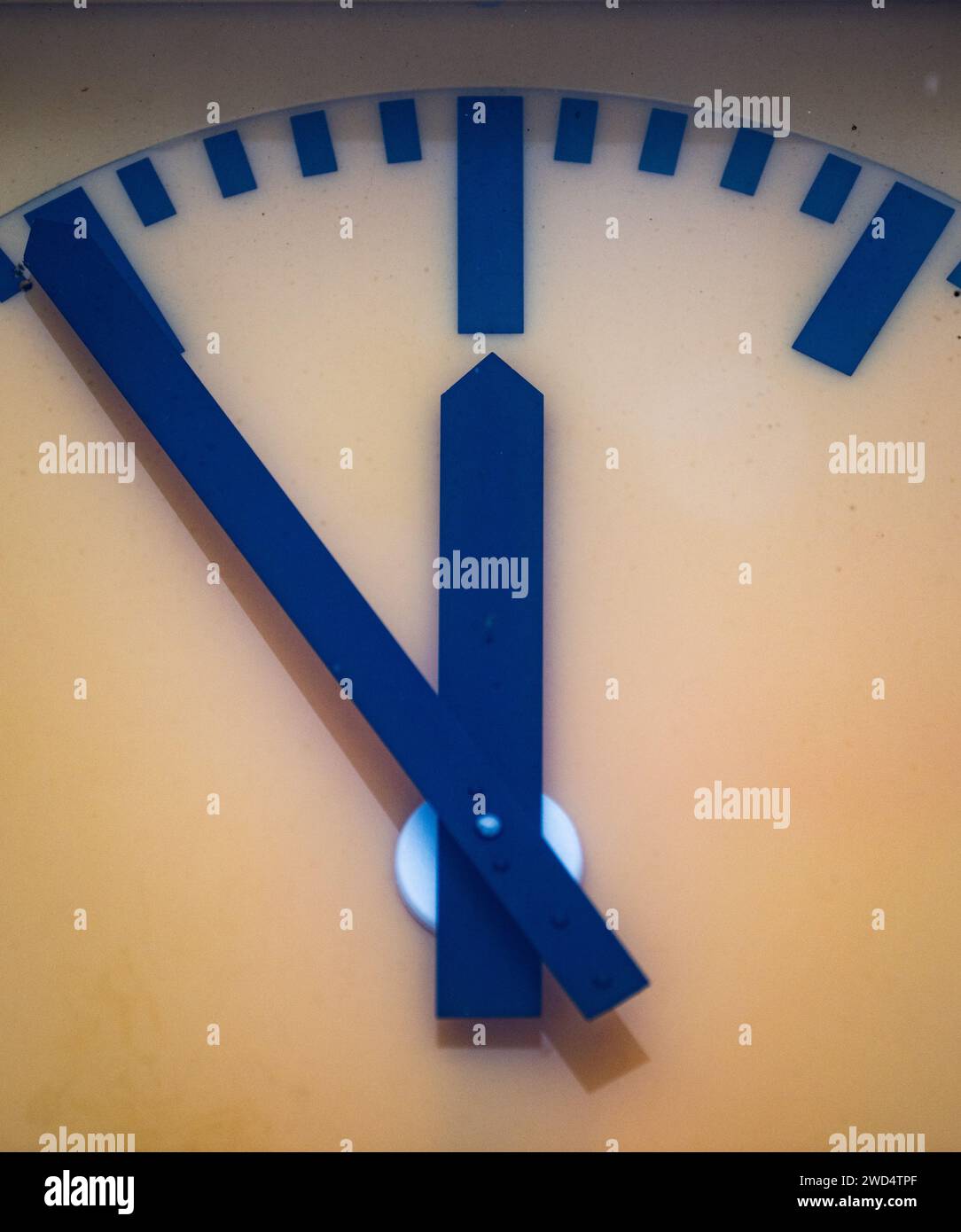 Dresden, Germany. 18th Jan, 2024. The clock at a Dresden Transport ...