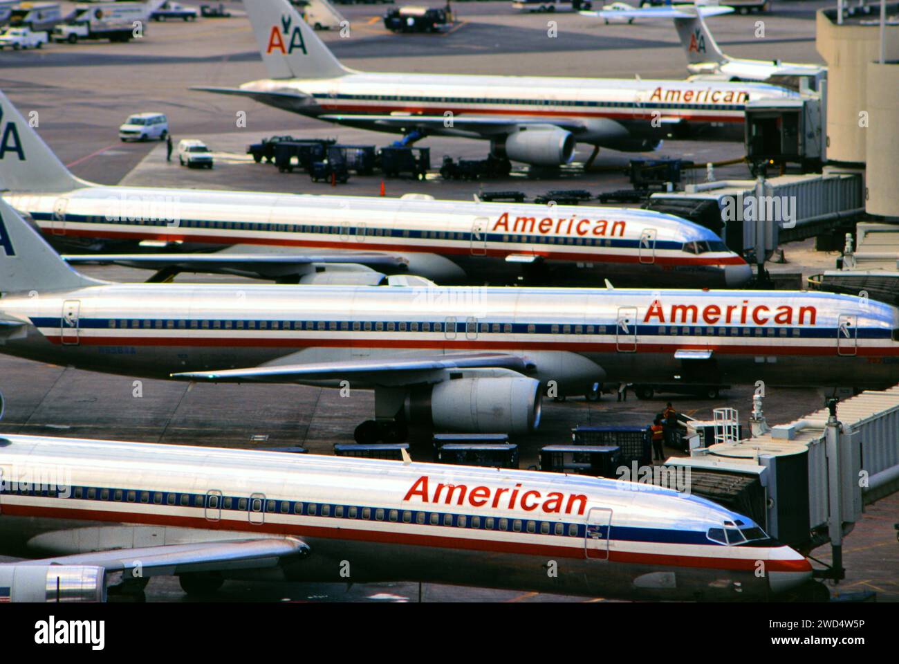 Miami international airport terminal hi-res stock photography and ...