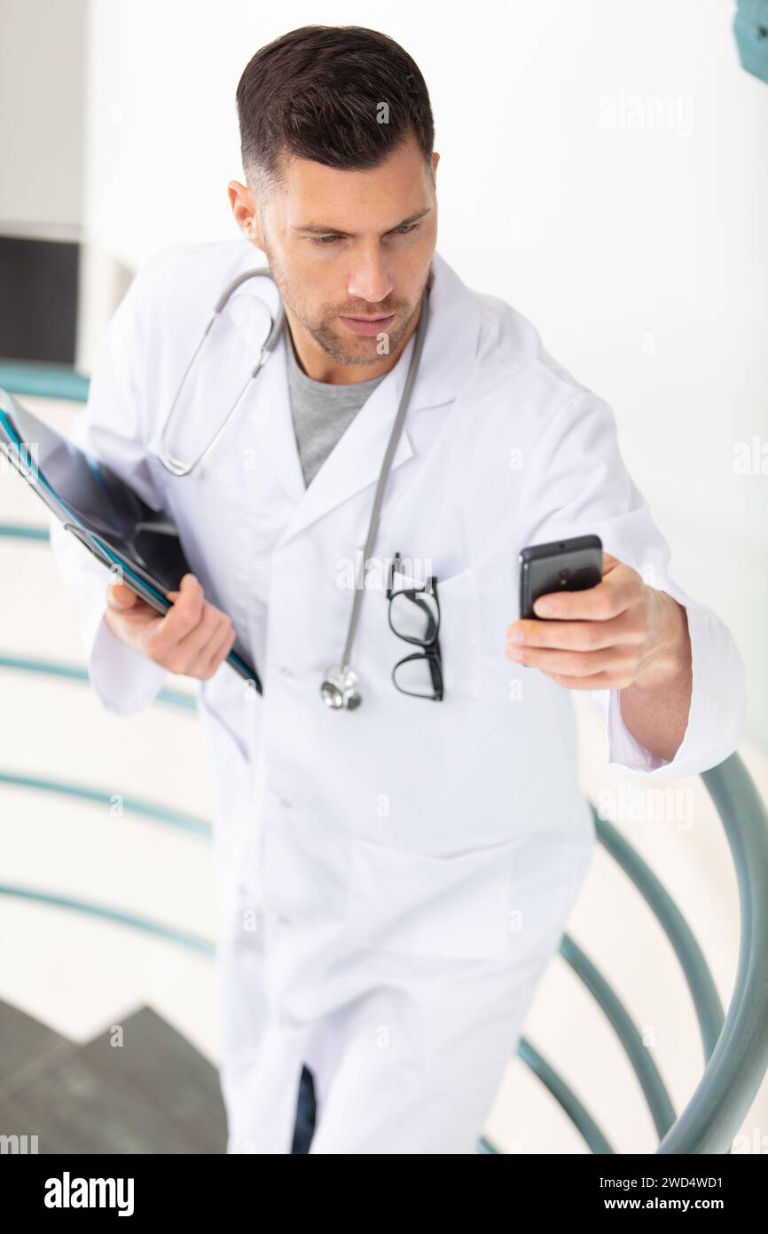 Mobile phone x ray hi-res stock photography and images - Alamy