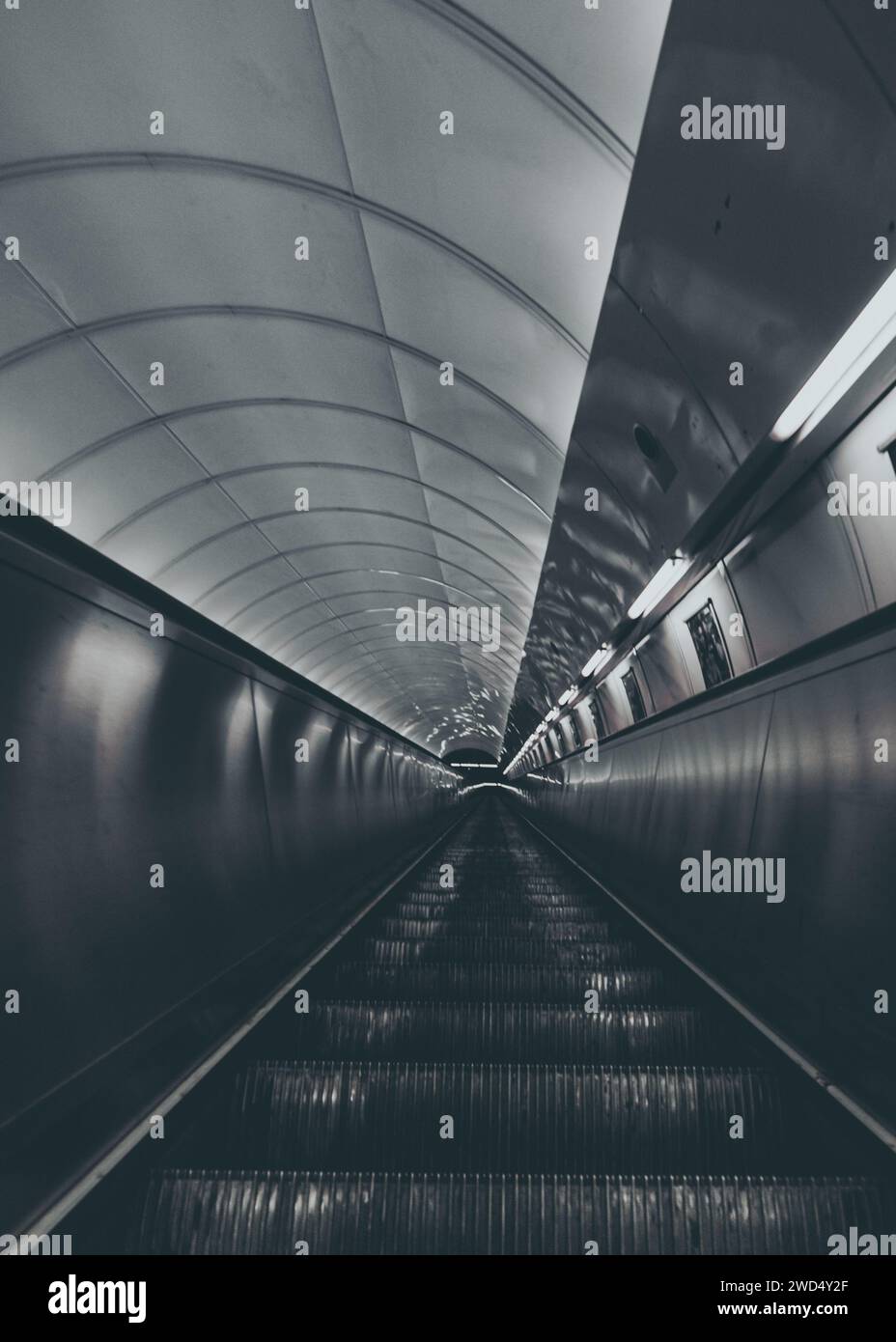 Escalator without people in subway hi-res stock photography and images ...