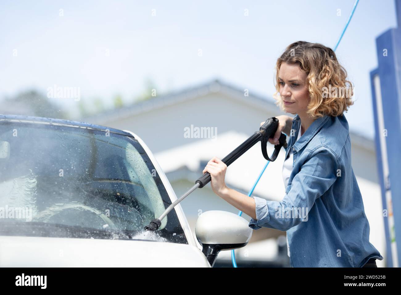 Washing car windscreen hi-res stock photography and images - Alamy