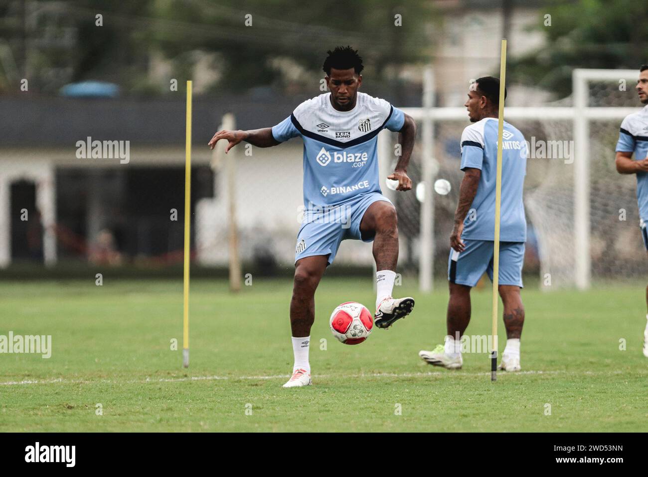 SP - SANTOS - 01/18/2024 - SANTOS, TRAINING - Santos player Gil during ...
