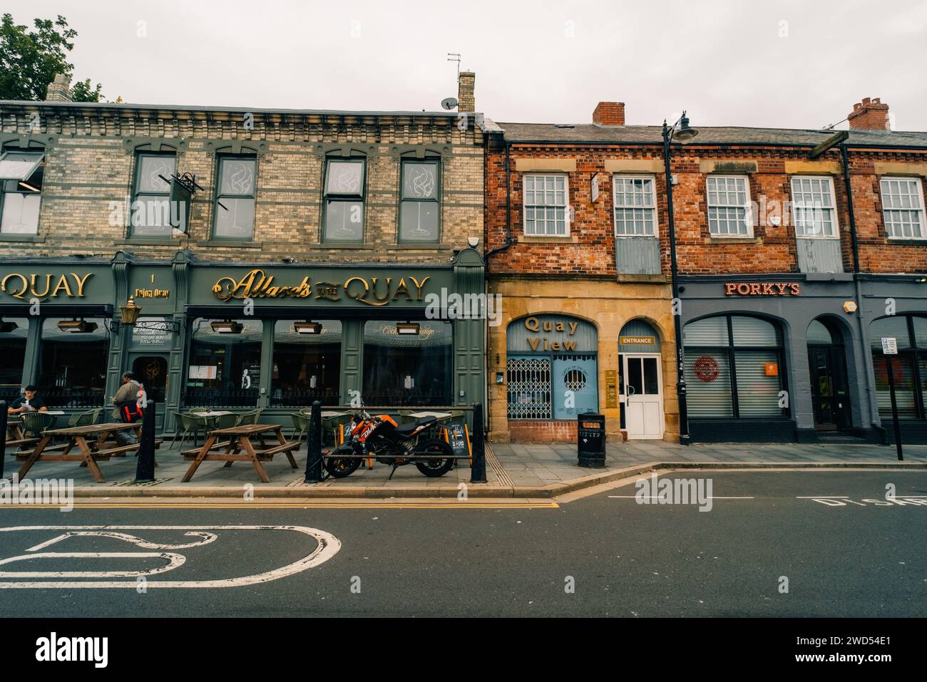 High street south shields tyne hi-res stock photography and images - Alamy