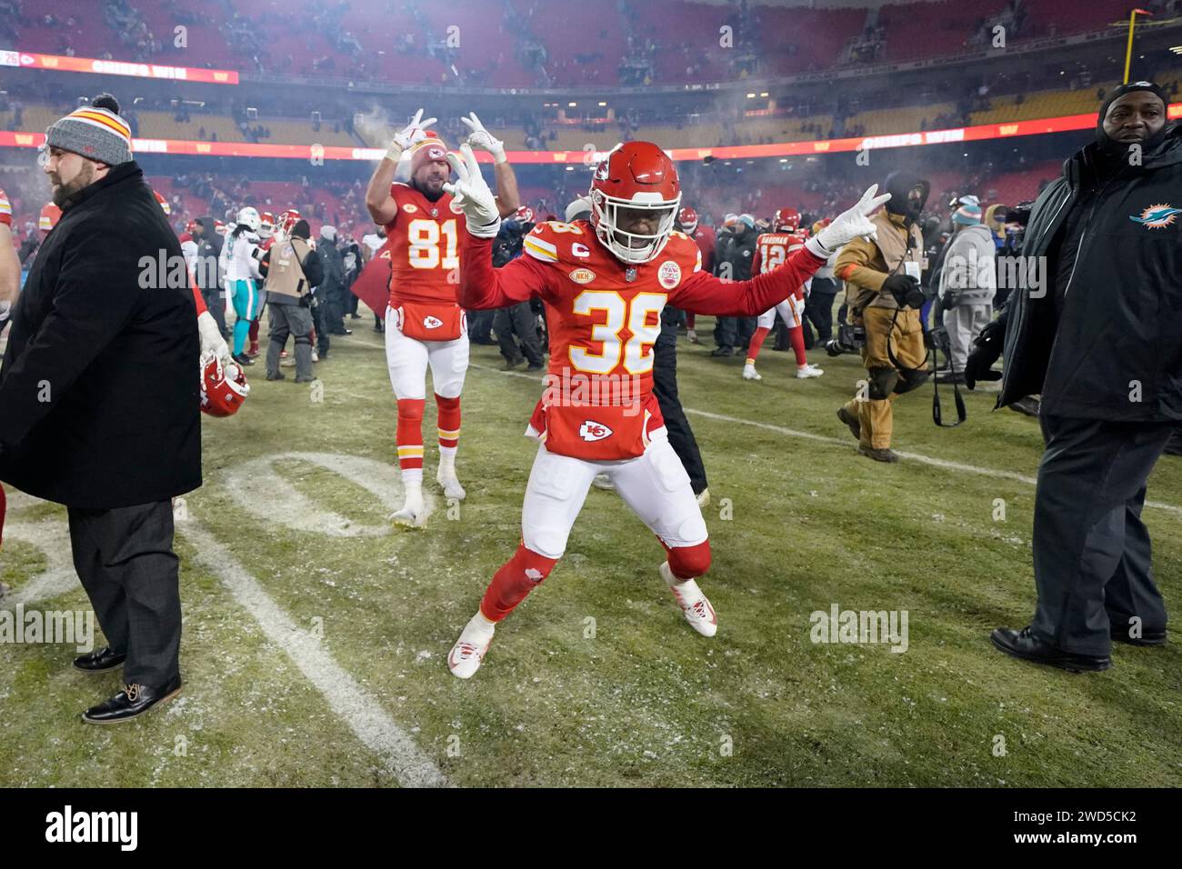 Kansas City Chiefs cornerback L'Jarius Sneed (38) and Kansas City ...
