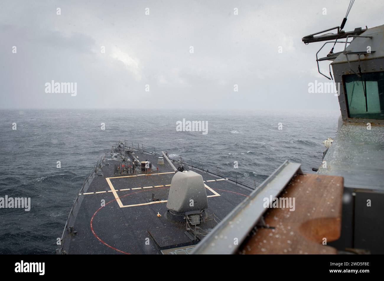 240115-N-EE352-1055 SOUTH CHINA SEA (Jan. 15, 2024) Arleigh Burke-class ...