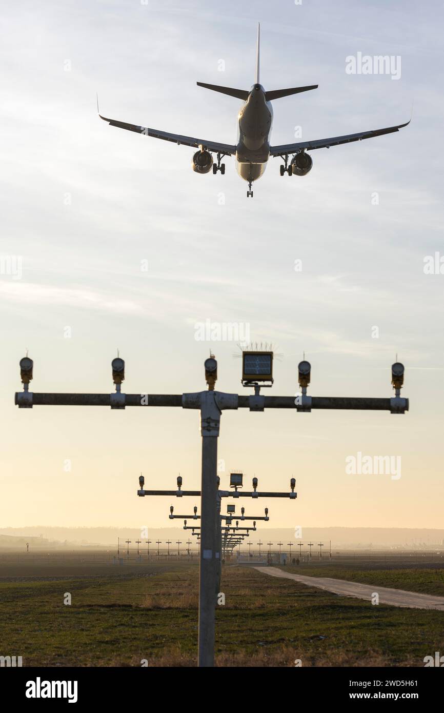 Aircraft on approach, runway lighting, Stuttgart-Echterdingen Airport ...