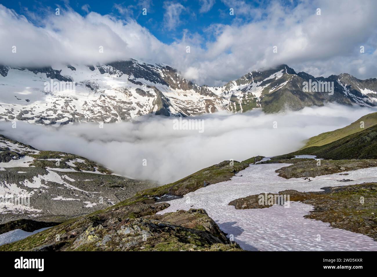 Mountain panorama with high fog in the valley, summit Hochfeiler, Hoher ...