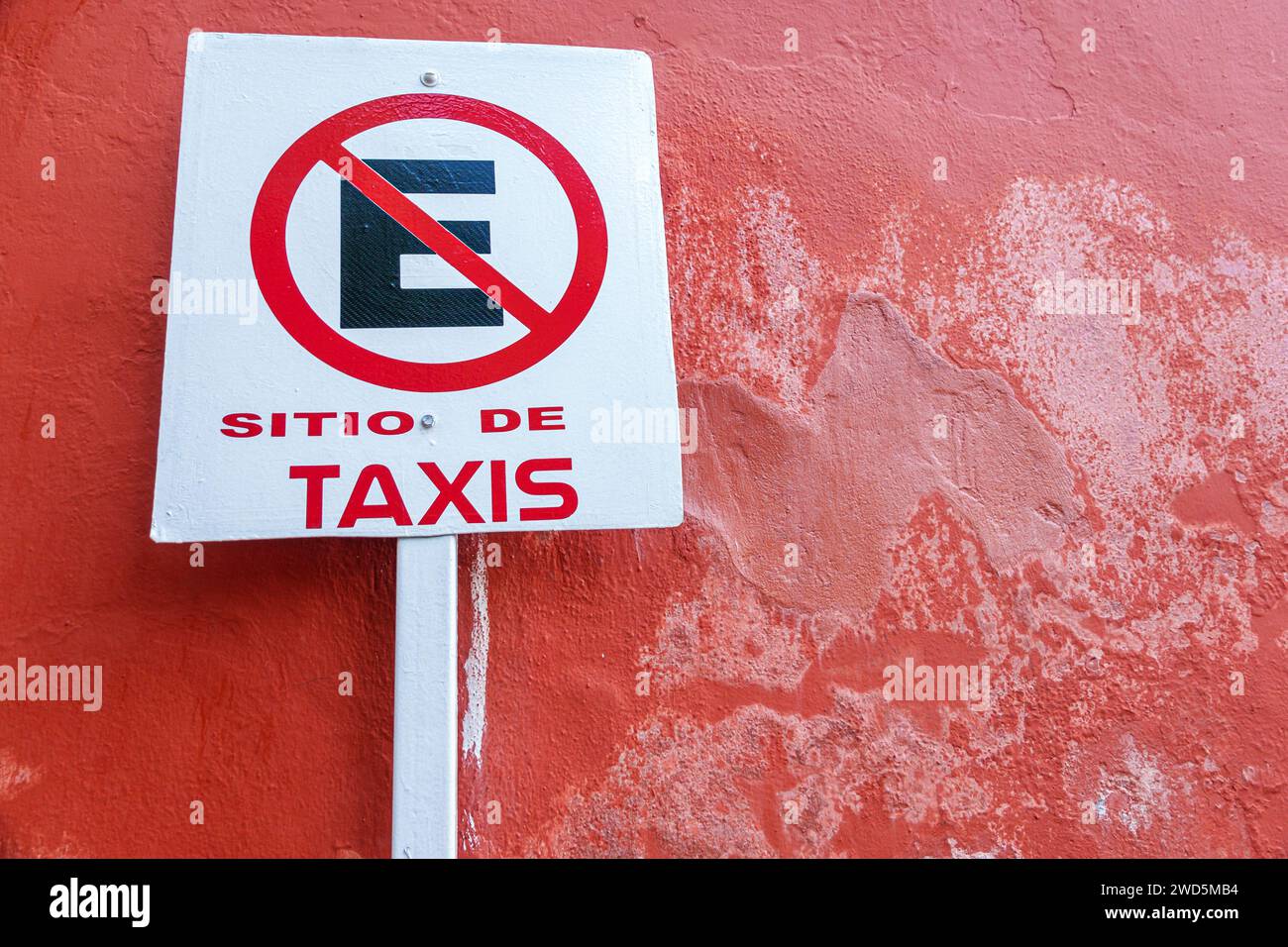 Stand parking hi-res stock photography and images - Alamy