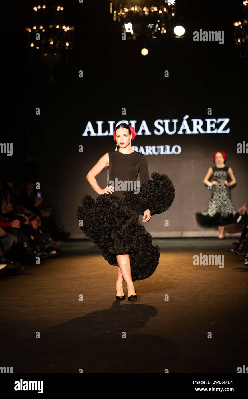SEVILLA 19/01/2024/ ALICIA SUAREZ PRESENTO SU COLECCIÓN DE TRAJES DE ...