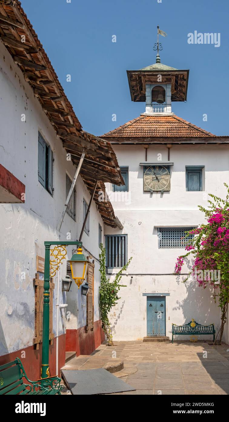 Entrance and Clock tower, Paradesi Synagogue, Matancherry, Jew Town ...