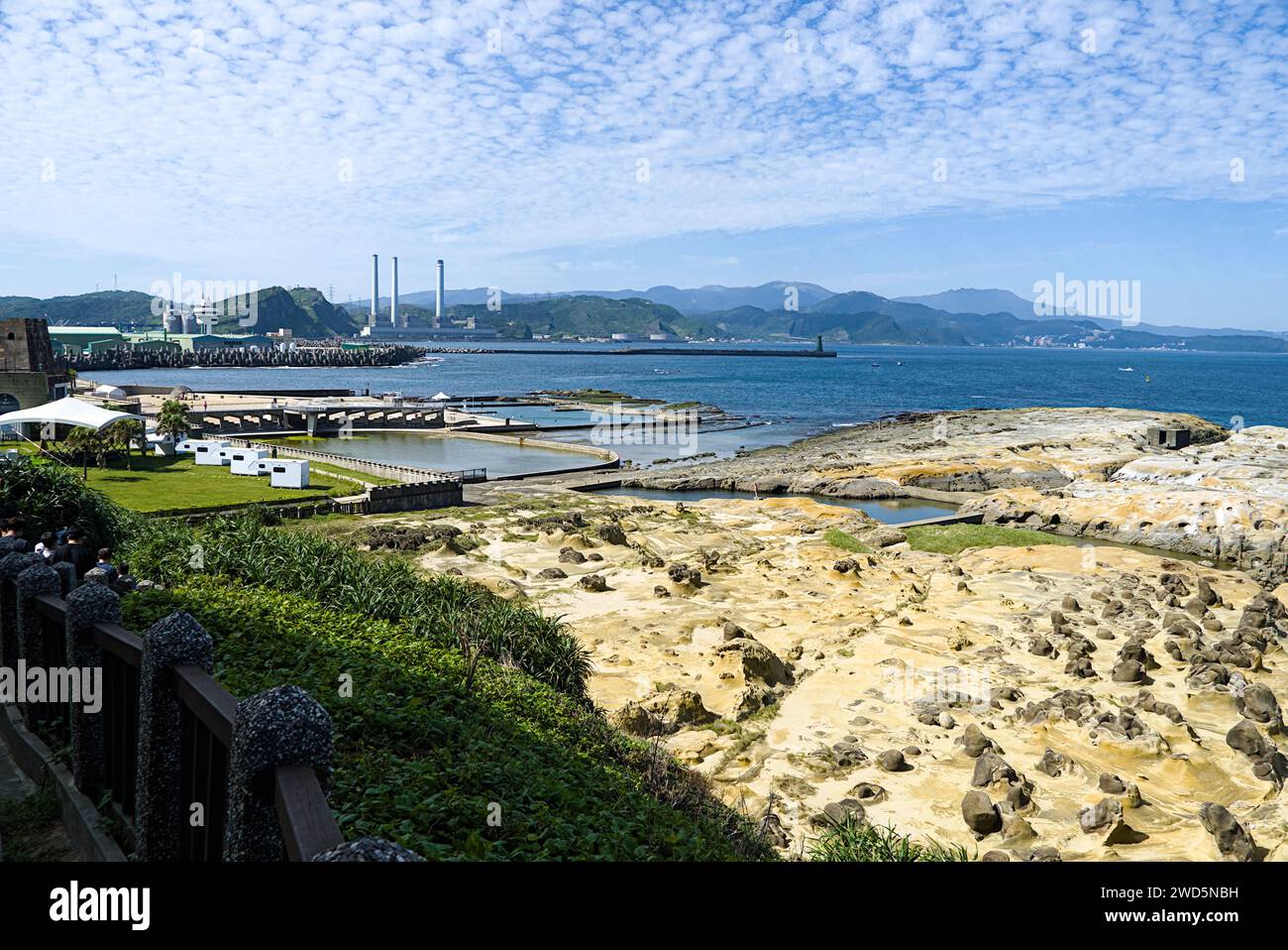 Honeycomb and mushroom rocks eroded by the sea in Yeliou Geopark ...
