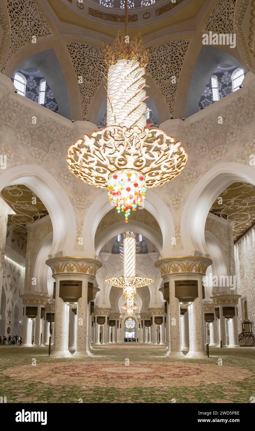Main prayer hall, Sheikh Zayed Grand Mosque, Abu Dhabi, United Arab ...