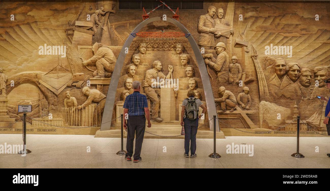 St louis gateway arch construction hi-res stock photography and images ...